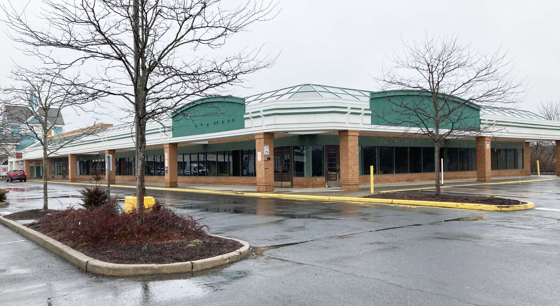 As Round 1 opens at Danbury Fair, retail surges at nearby centers