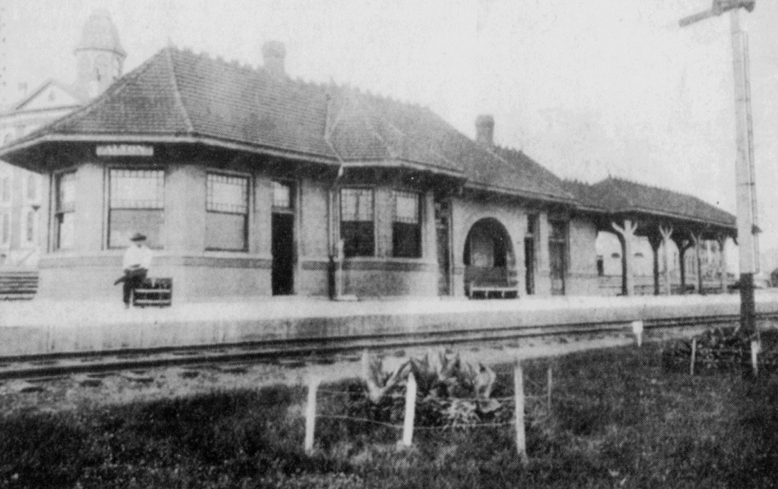 The small depot also served the Bluff Line