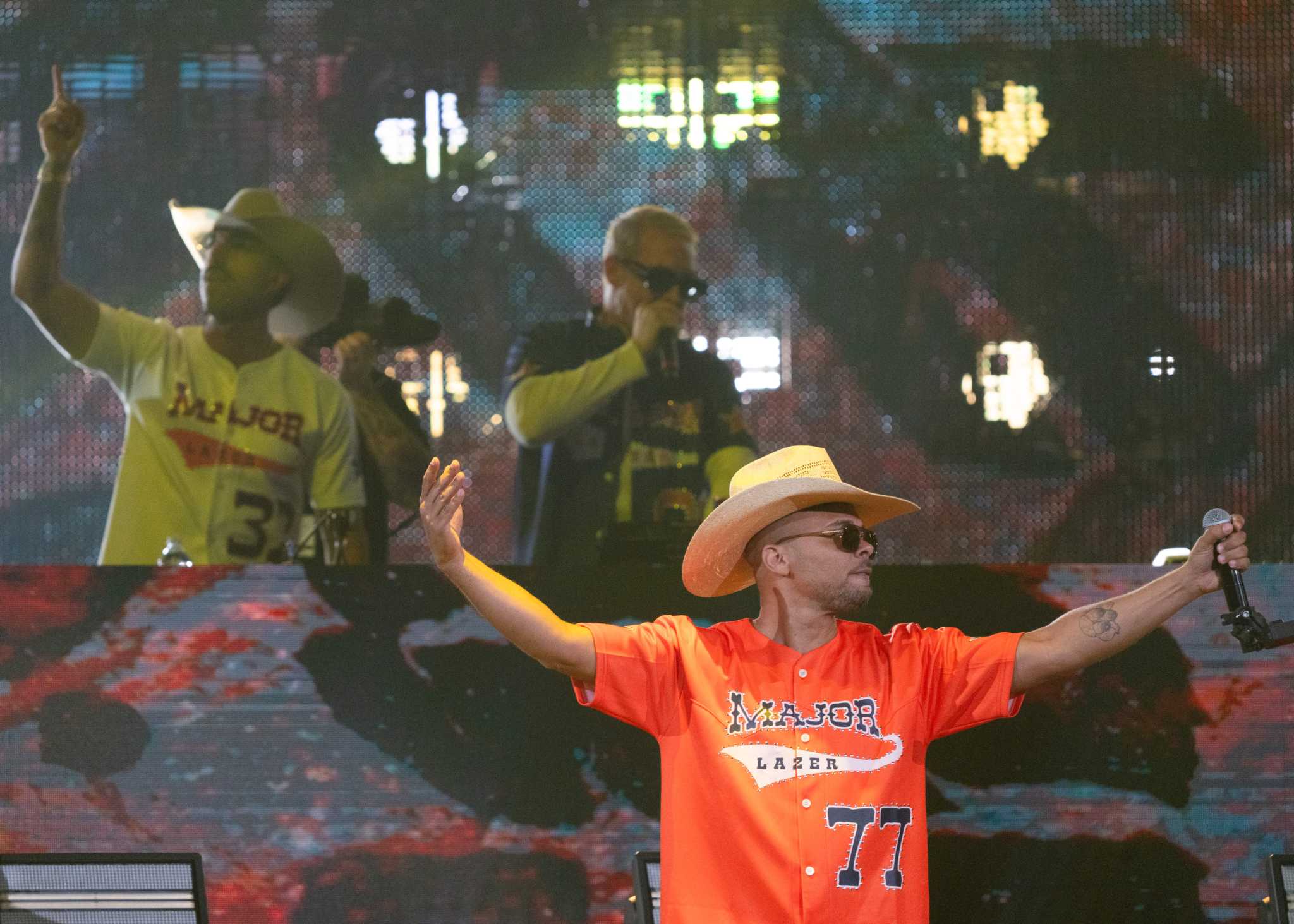 Houston Rodeo review: Major Lazer drops Beyoncé 'Texas Hold 'Em' remix