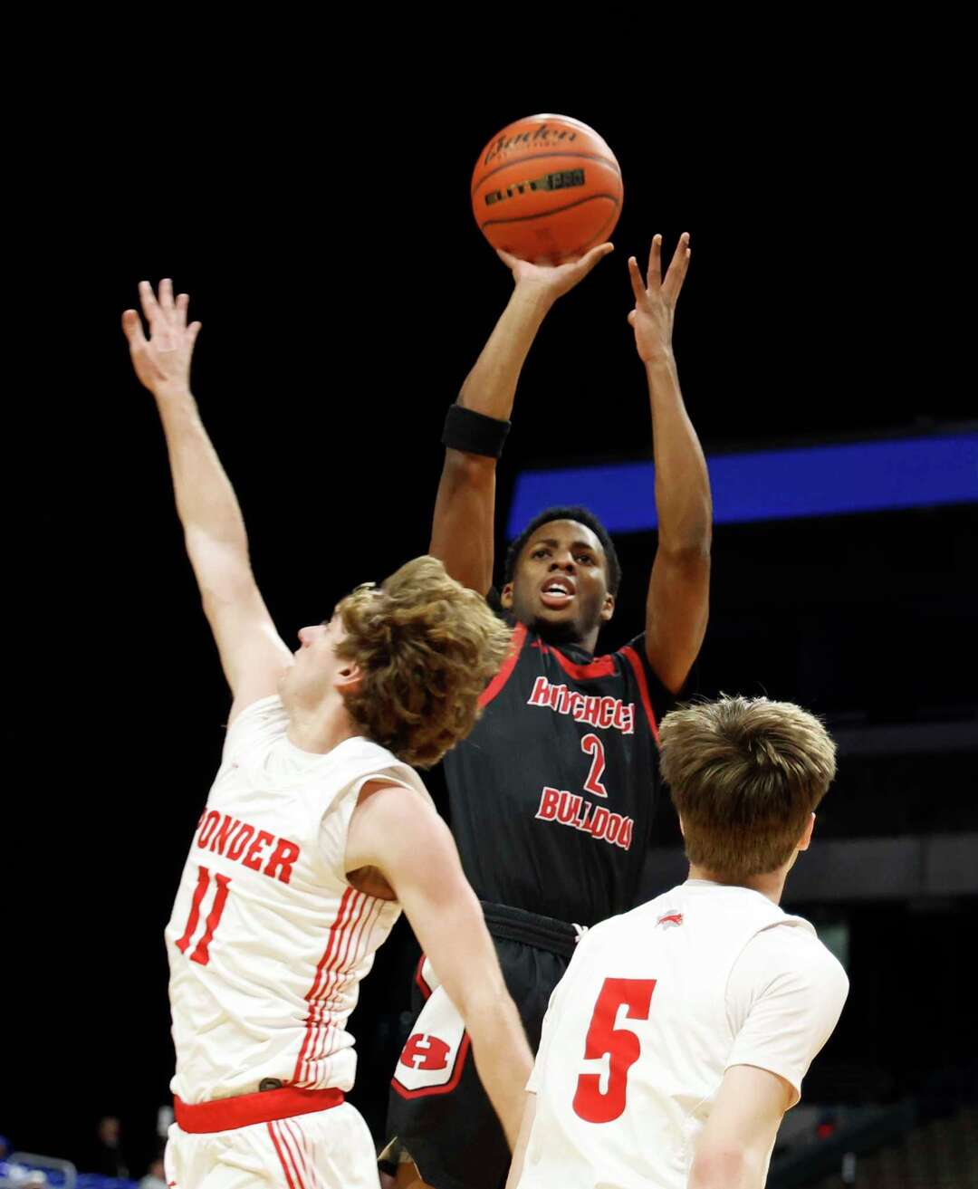 Hitchcock comes from behind to beat Ponder, claim 3A title