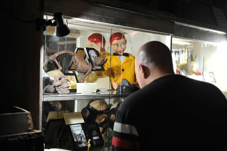 Alton museum reopens with displays of unique oddities