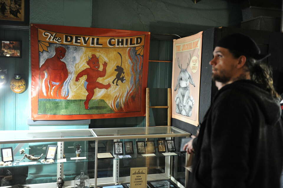 Alton museum reopens with displays of unique oddities