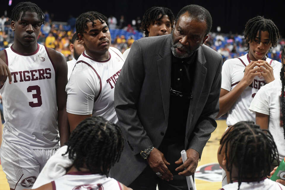 Silsbee's Jared Harris, Joe Sigler earn Super Gold Basketball awards