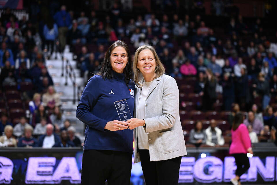 UConn women's basketball great Laura Lishness honored by Big East