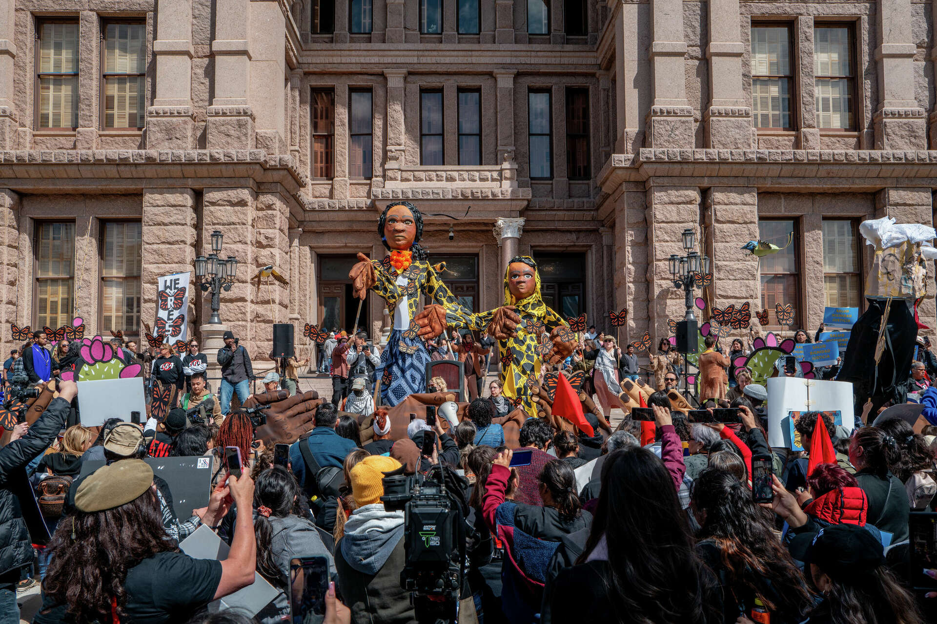 Texas deportation law SB4 prompts Supreme Court immigration battle