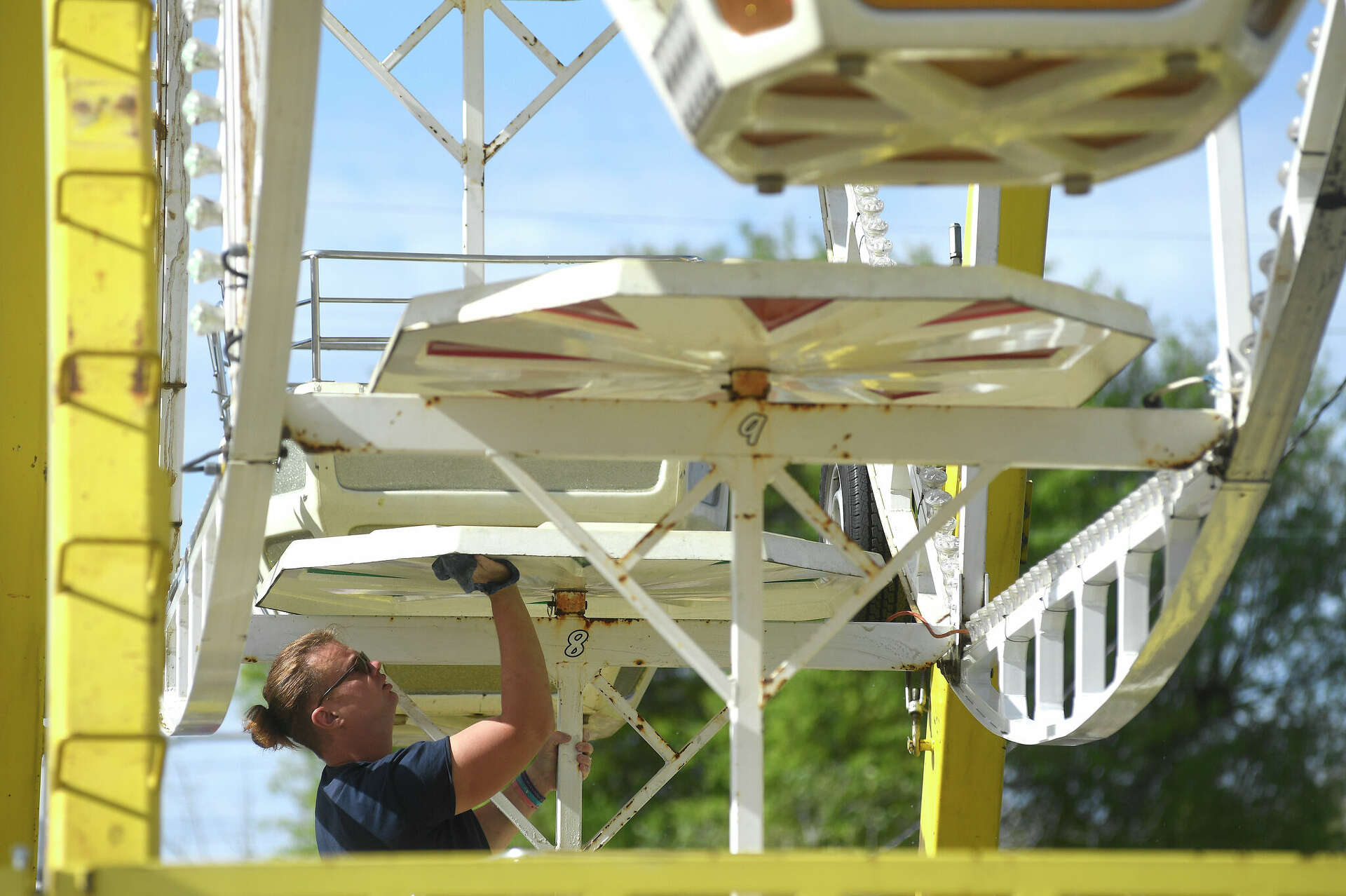 Crews cleaned rides and prepped for Nederland Heritage Festival