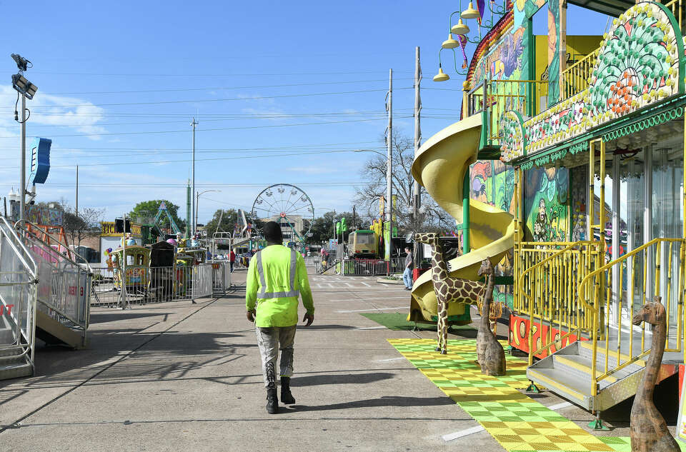 Crews cleaned rides and prepped for Nederland Heritage Festival