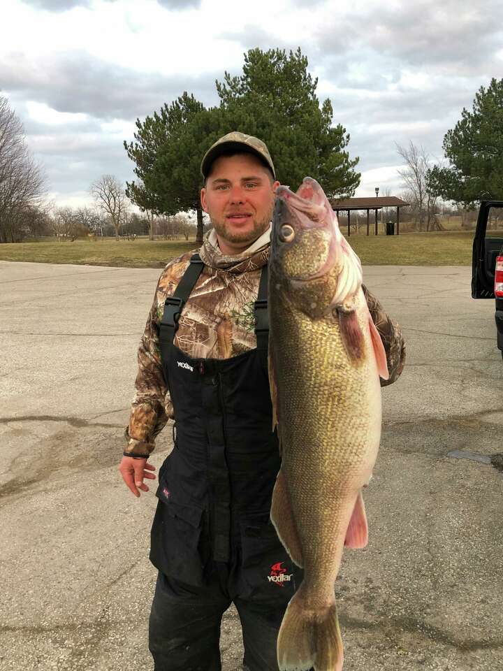 Flint, Michigan, angler lands 32-inch walleye fishing Saginaw River