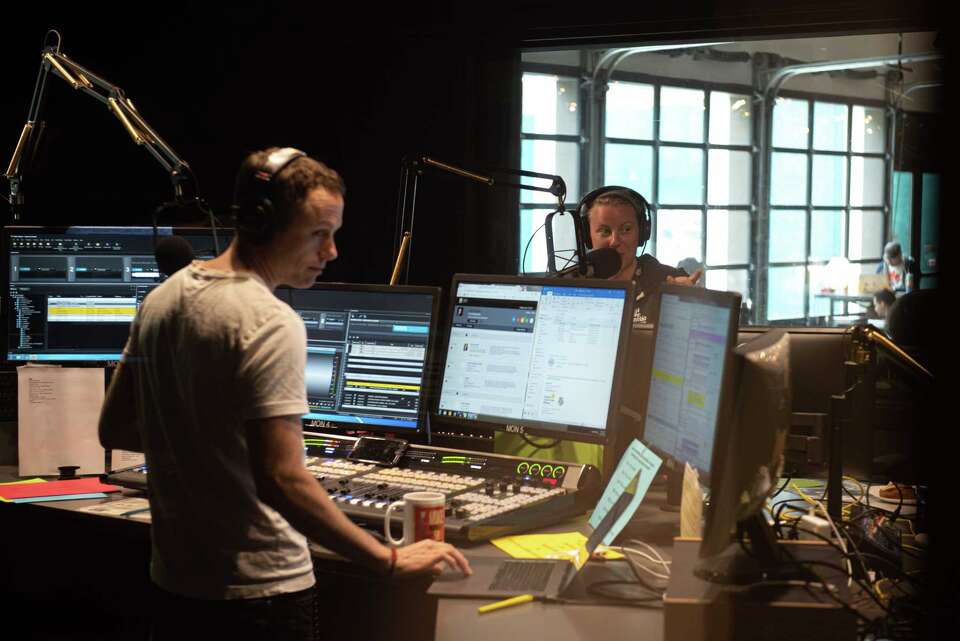 KEXP Seattle sets date for first Bay Area radio broadcast