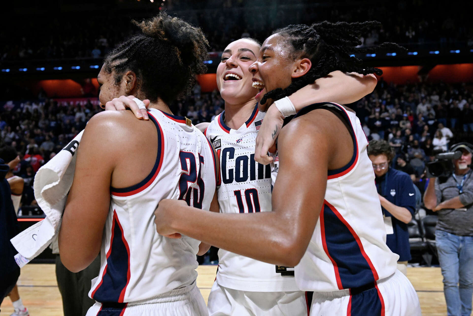 Inside Nika Mühl’s decision to leave UConn women’s basketball team