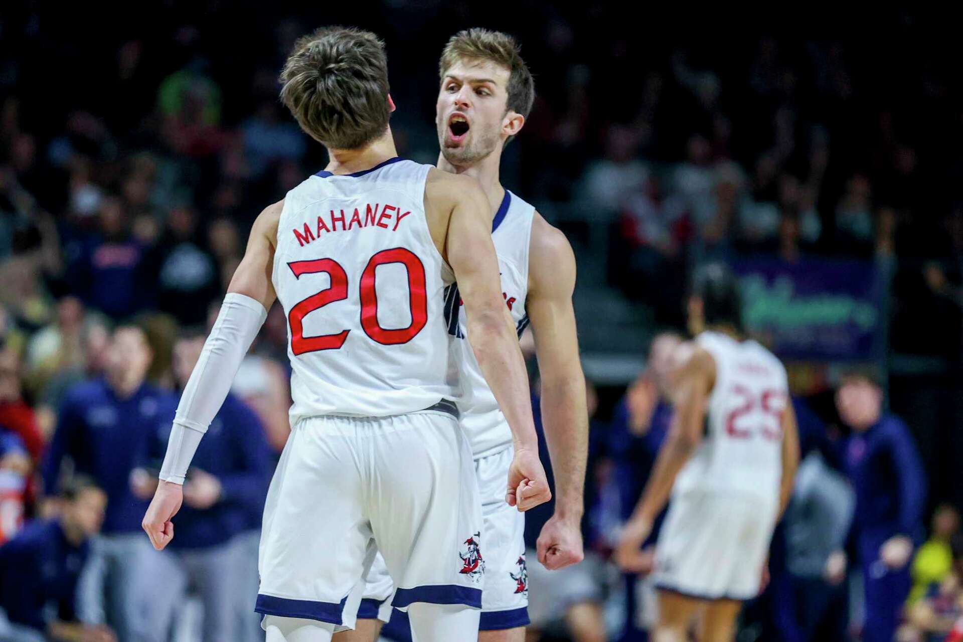 Mahaney, Saxen propel St. Mary’s past Gonzaga in WCC title game