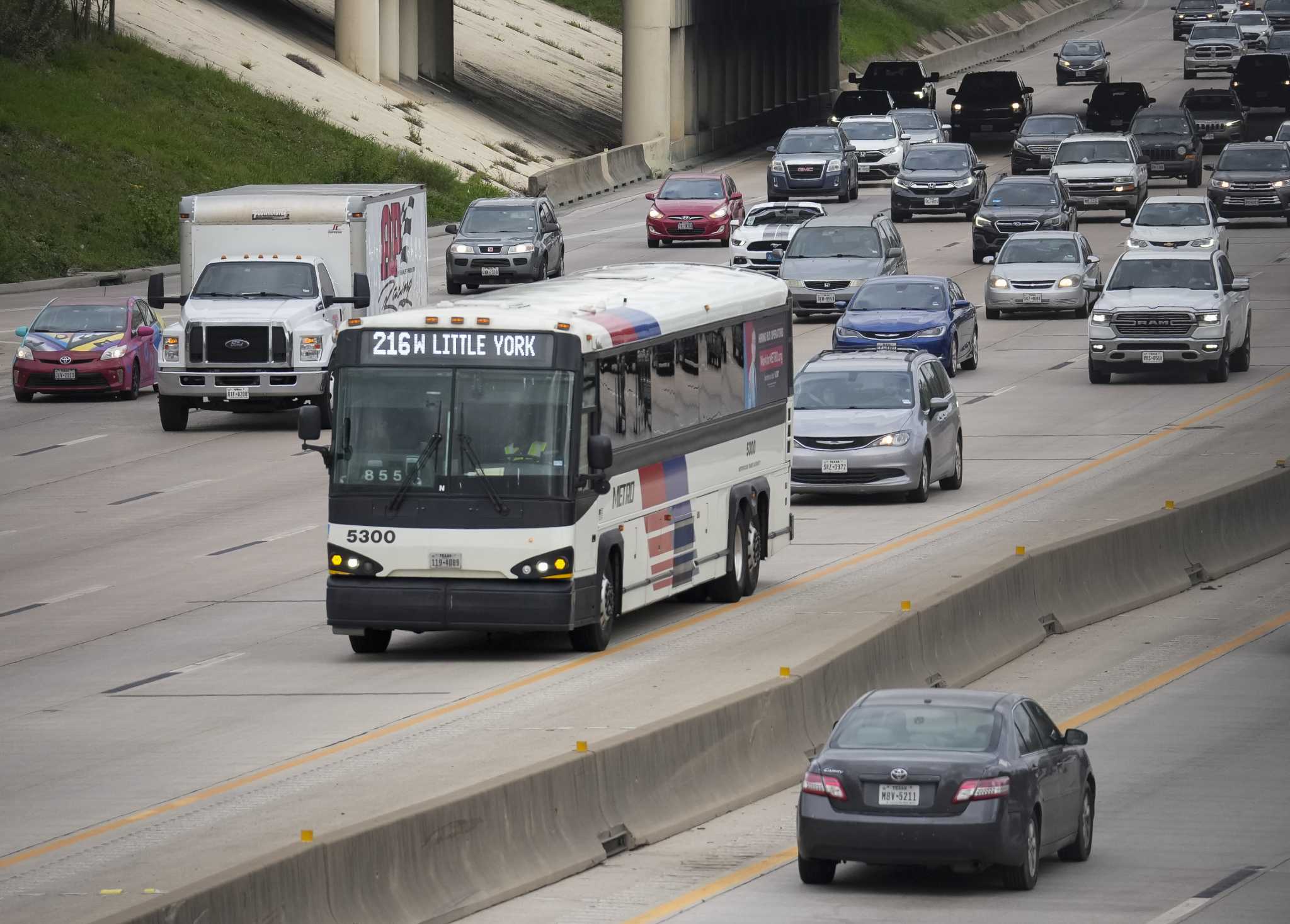 Houston leaders approve Whitmire’s overhaul of Metro leadership