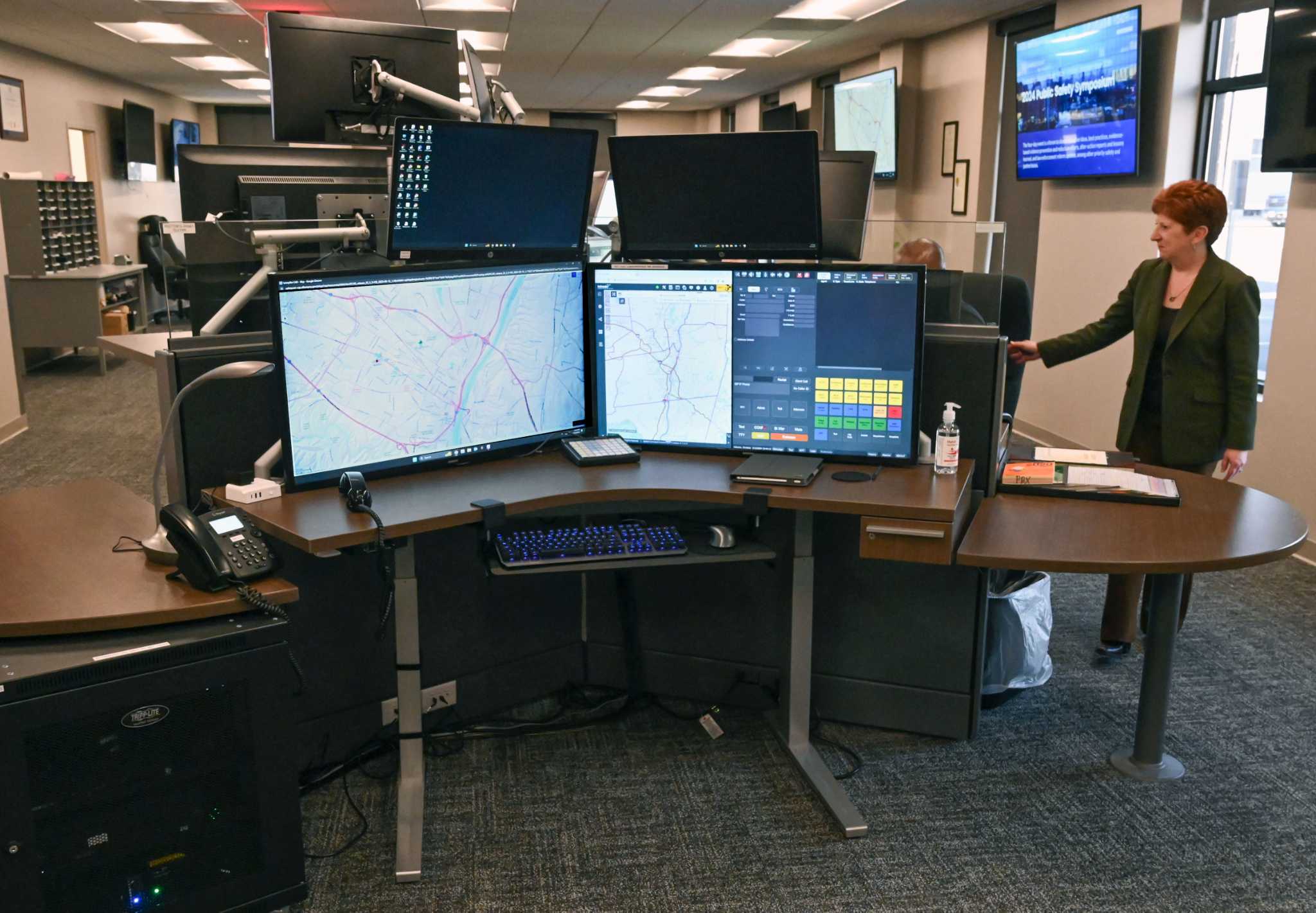 Albany unveils new 911 dispatch center