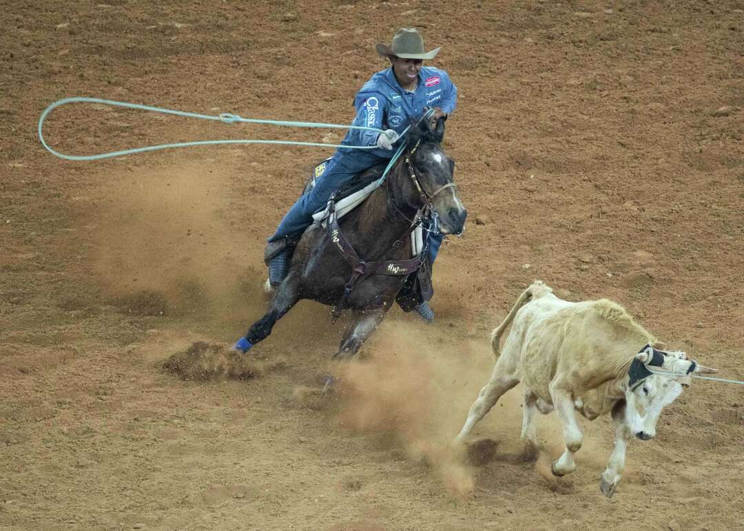 RodeoHouston: Richie Champion advances to bareback championship