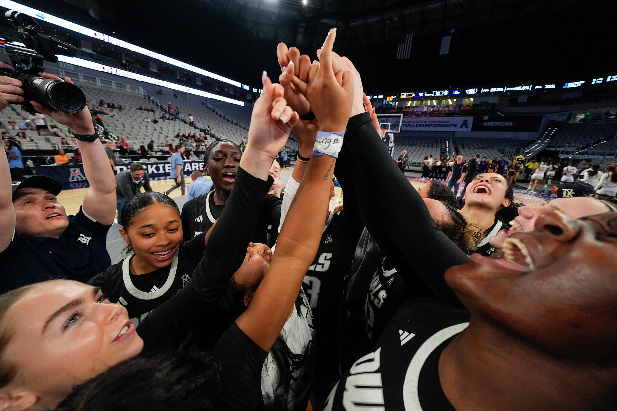 Rice women's basketball: Owls face tall task against champ LSU