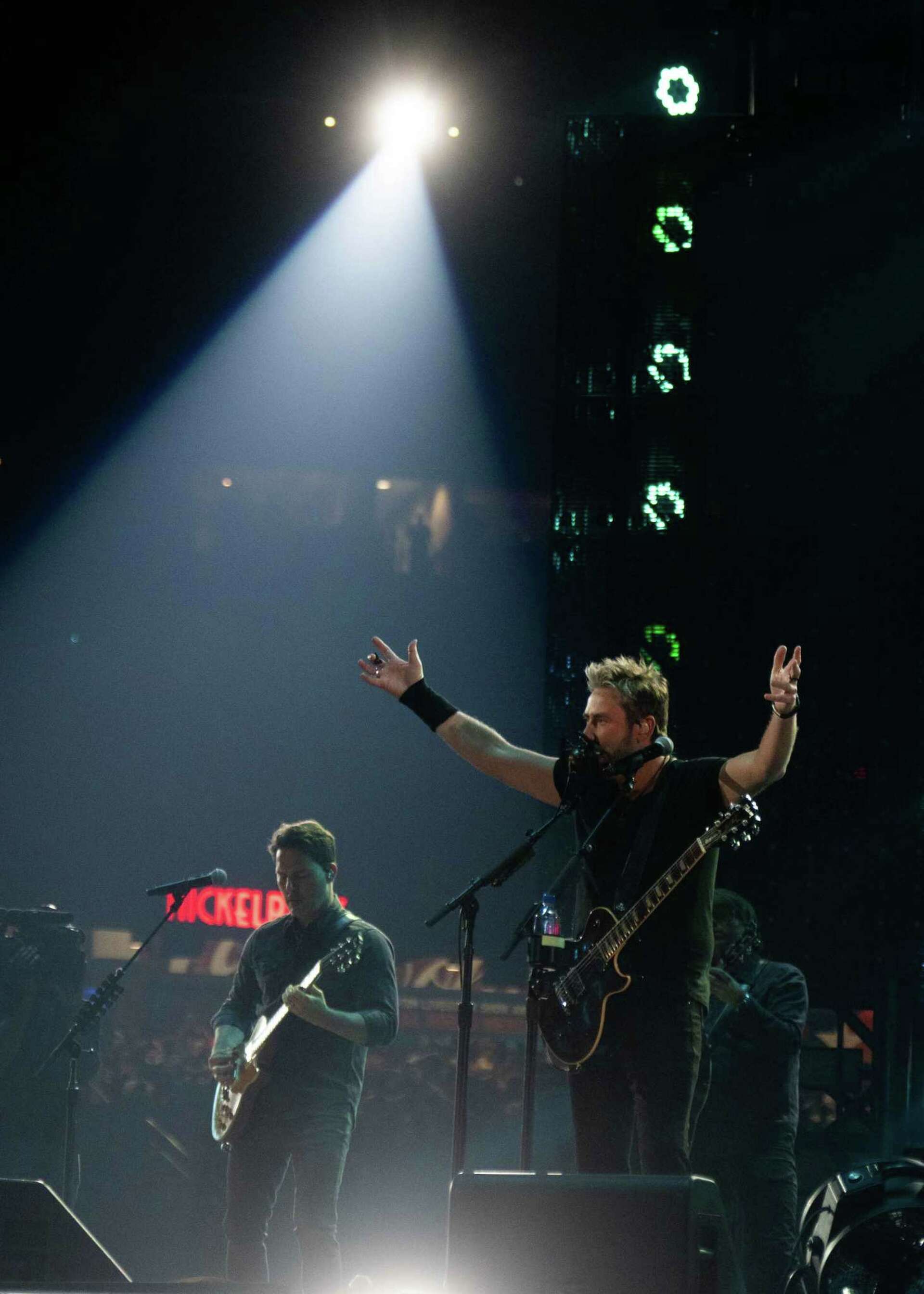 Houston Rodeo review: Nickelback draws 75K singing fans at debut show