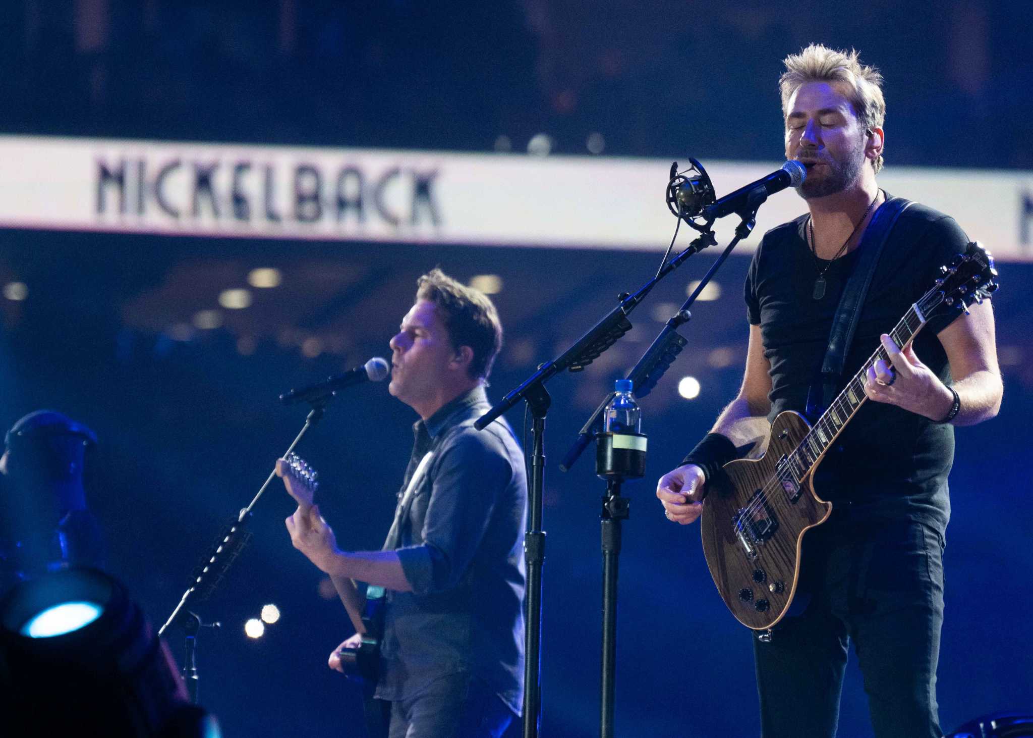 Houston Rodeo review: Nickelback draws 75K singing fans at debut show