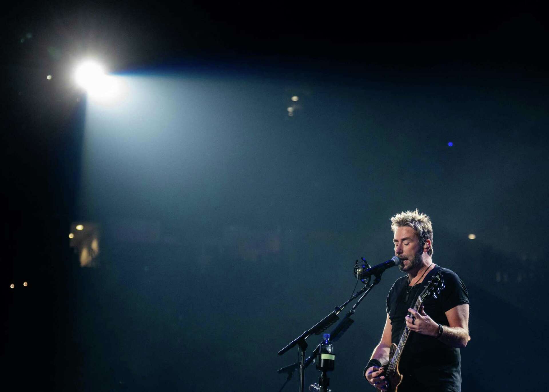 Houston Rodeo review: Nickelback draws 75K singing fans at debut show