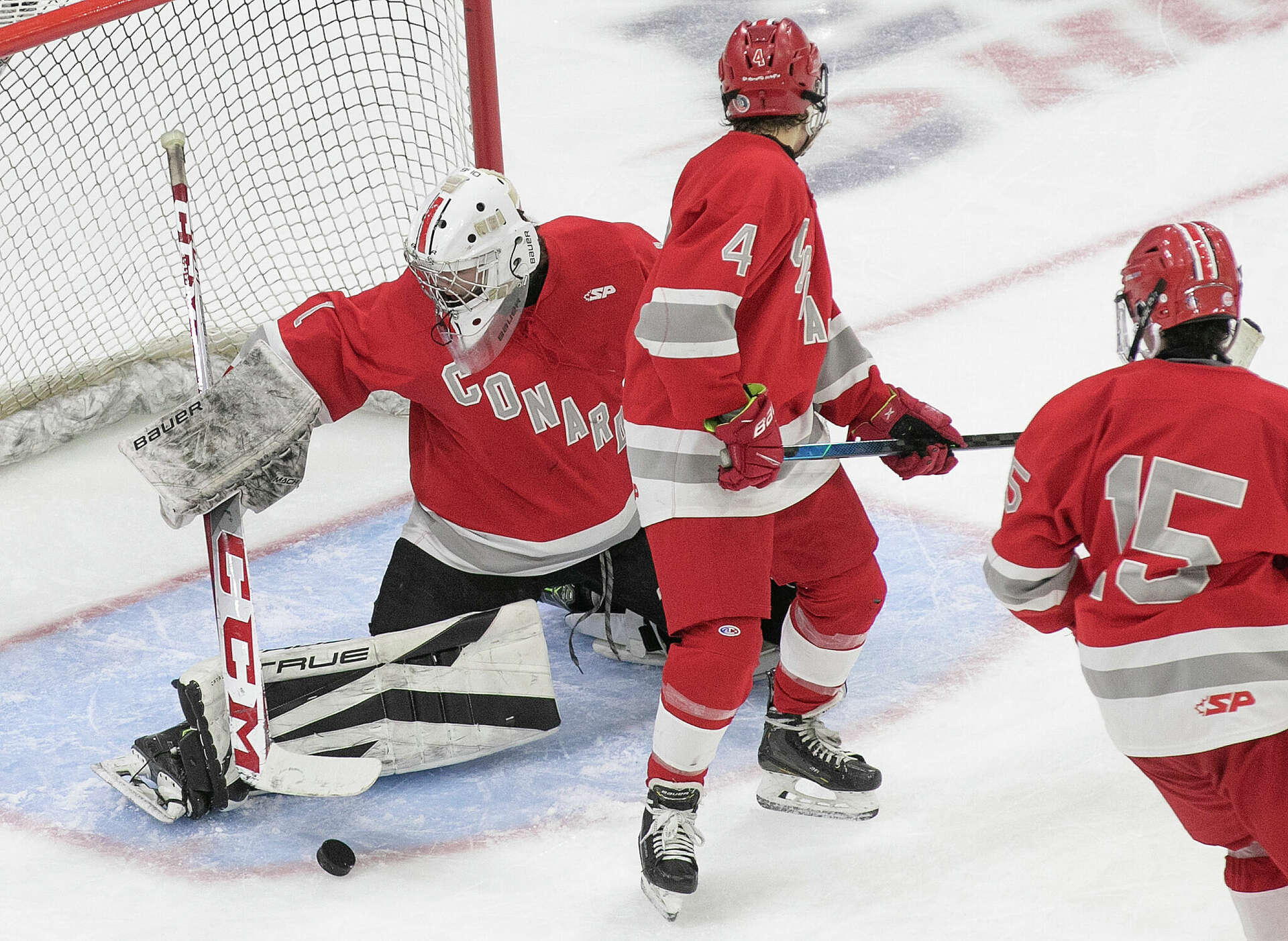 Conard beats BBDI for CIAC Division III hockey championship