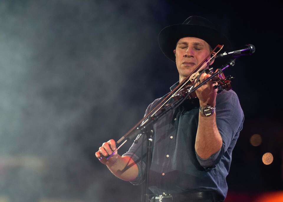 Houston Rodeo review: Zac Brown Band covers the Stones, Garth Brooks