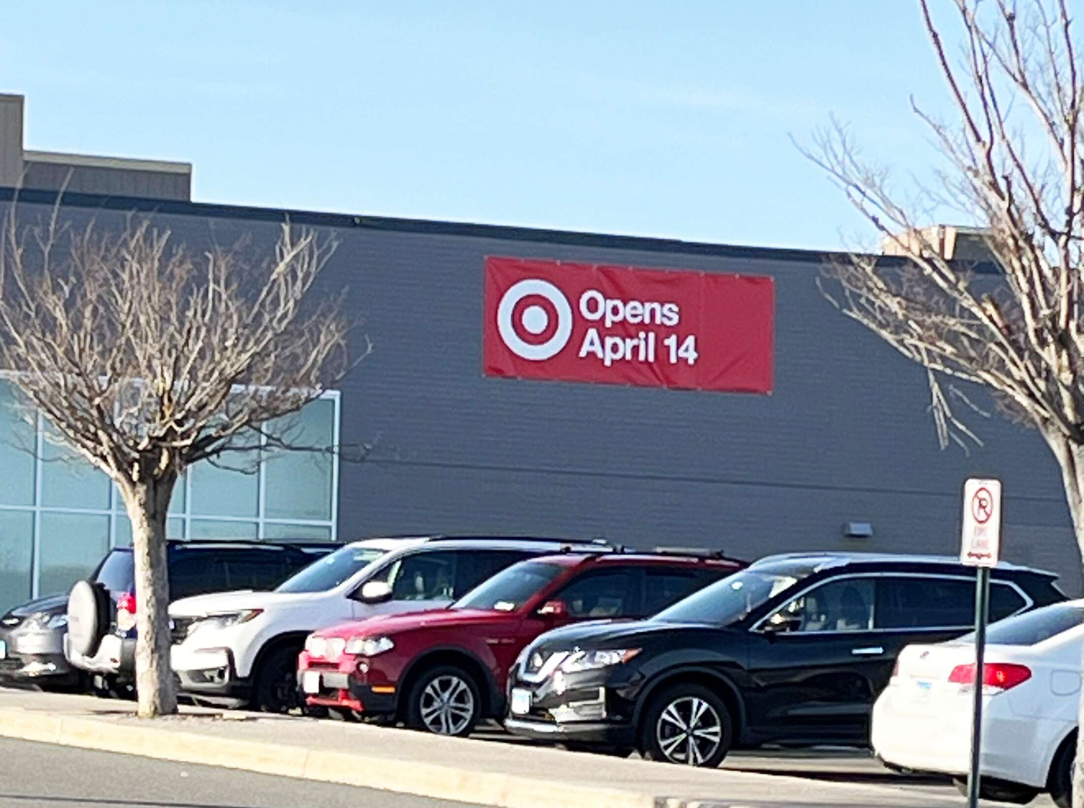 Target to open next month at Danbury Fair mall, bullseye sign reveals