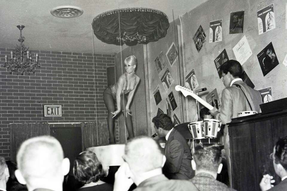 How a topless arrest made Carol Doda a San Francisco legend