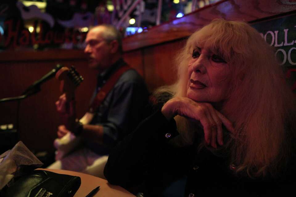 How a topless arrest made Carol Doda a San Francisco legend