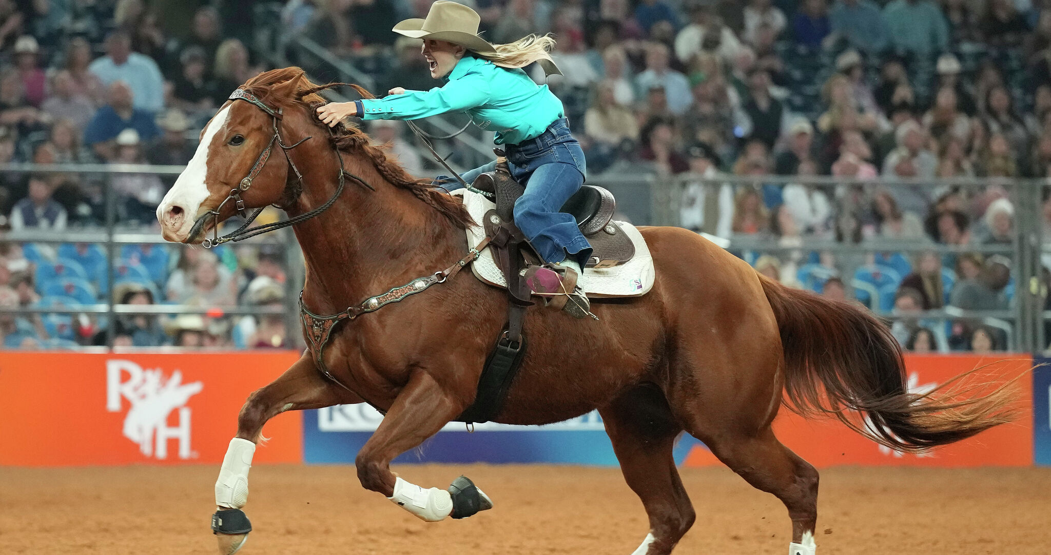 RodeoHouston: Barrel racer Sissy Winn takes Wild Card 1