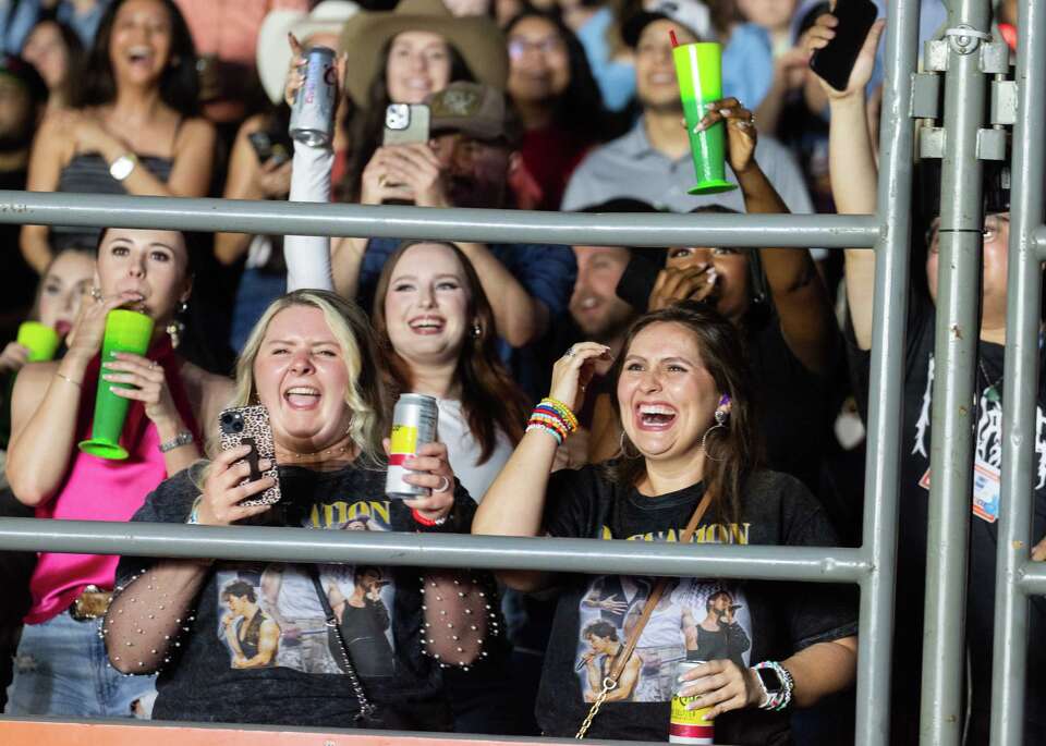 Houston Rodeo review: Jonas Brothers set new attendance record