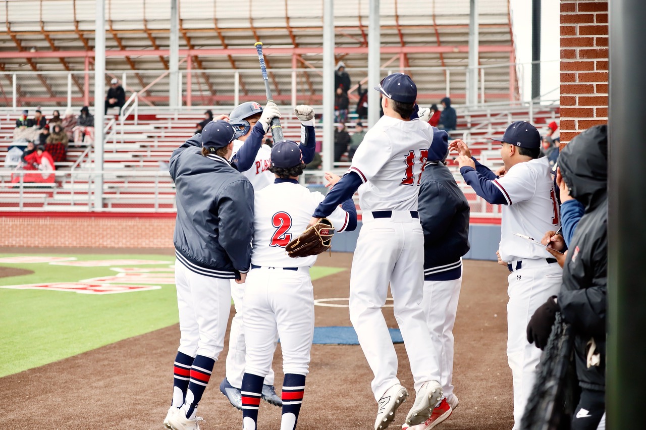 Plainview beats Tascosa 9-5 in first district game