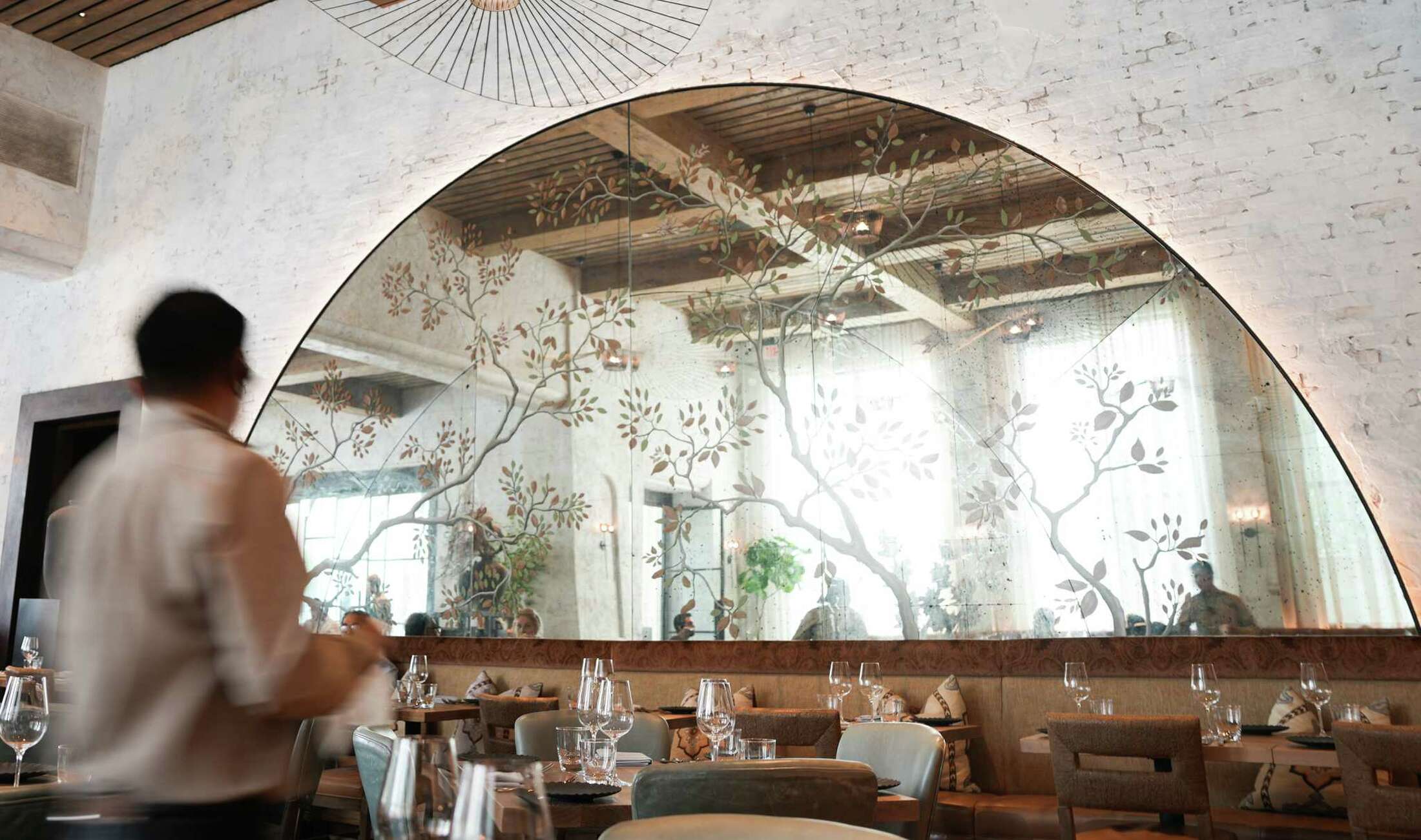 Rumi's Kitchen Houston review: Glamorous and memorable