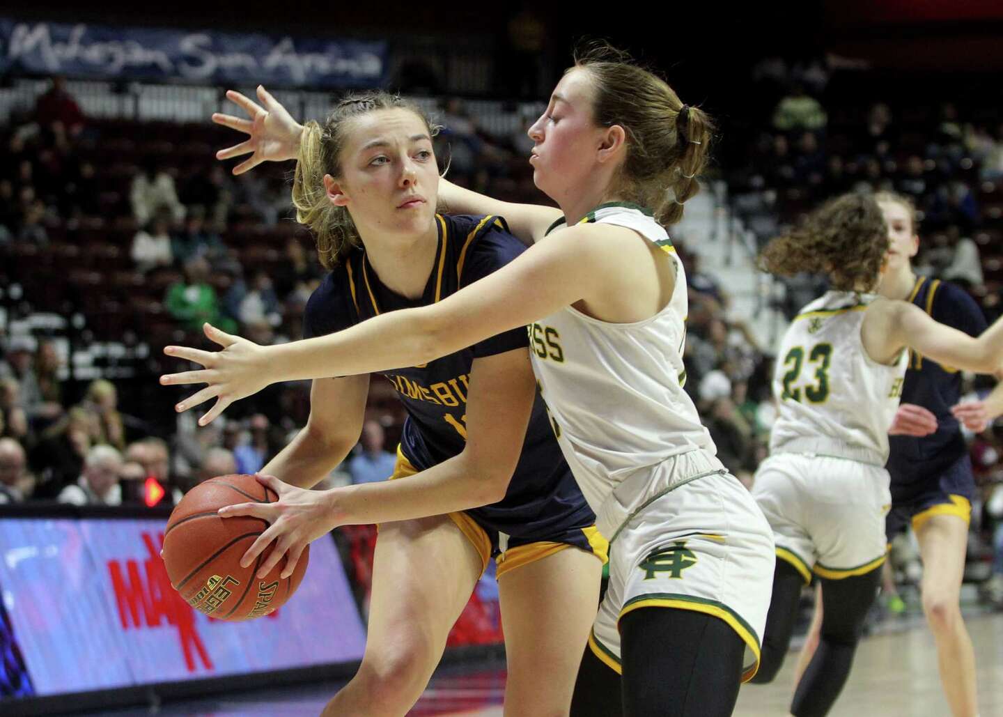 Simsbury wins 1st CIAC girls basketball title behind Jarvis, Gallagher