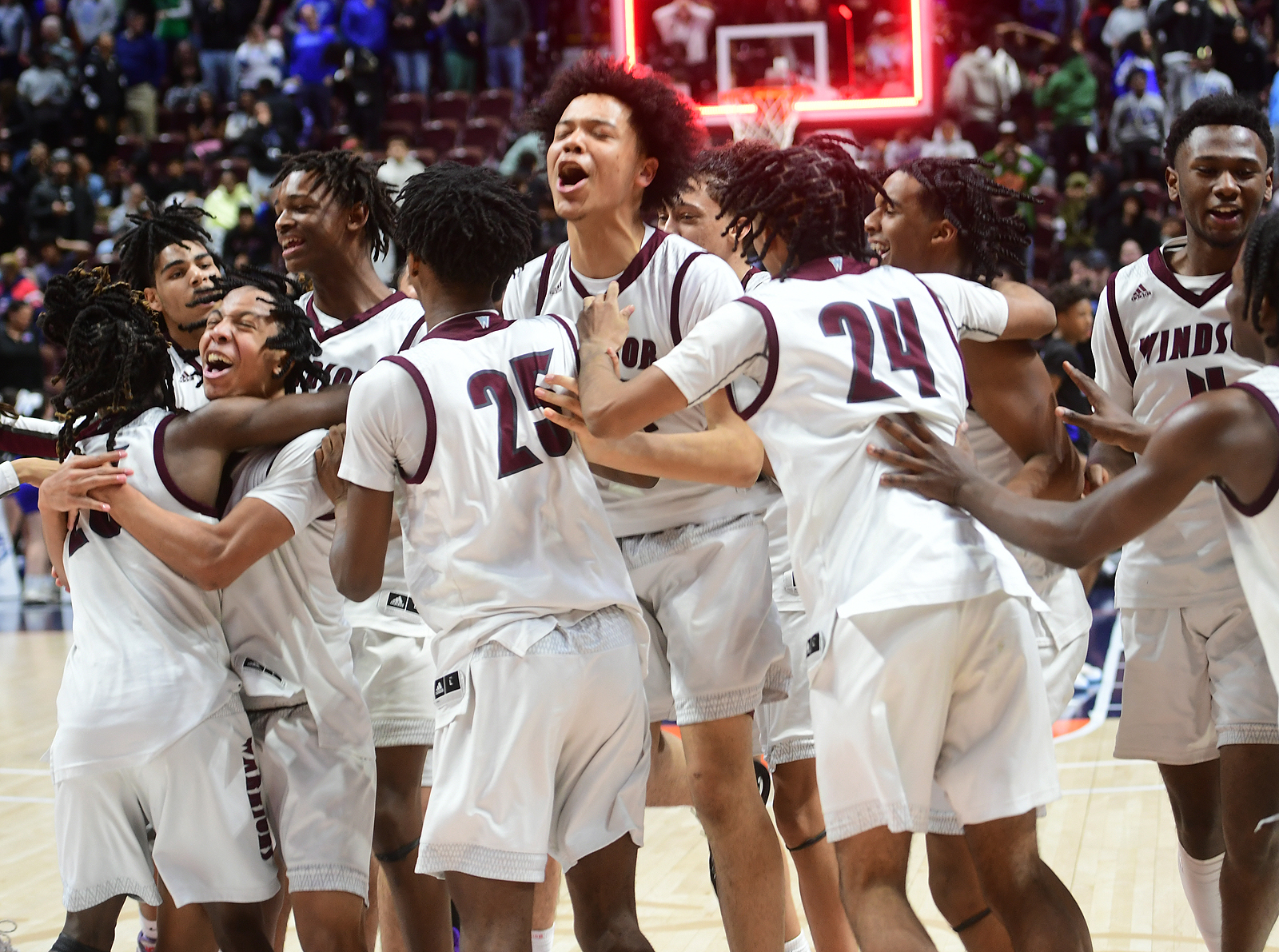 Windsor boys basketball wins CIAC Division II championship in overtime
