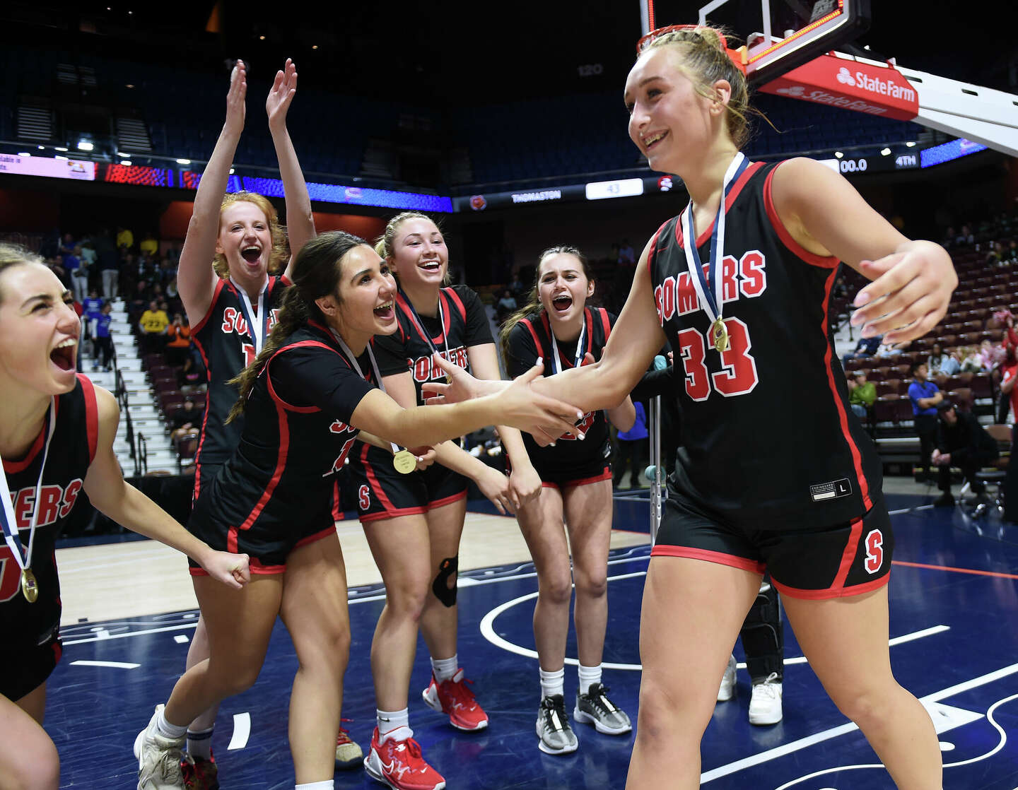Somers wins 1st CIAC girls basketball tournament title since 1977.