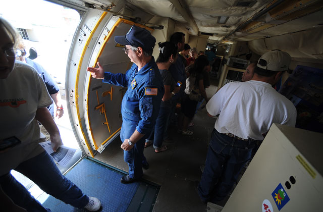 How a plane tracks a hurricane