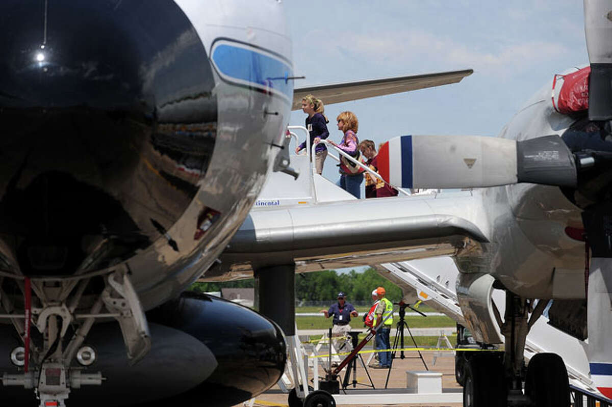How a plane tracks a hurricane