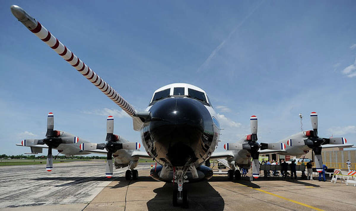 How a plane tracks a hurricane
