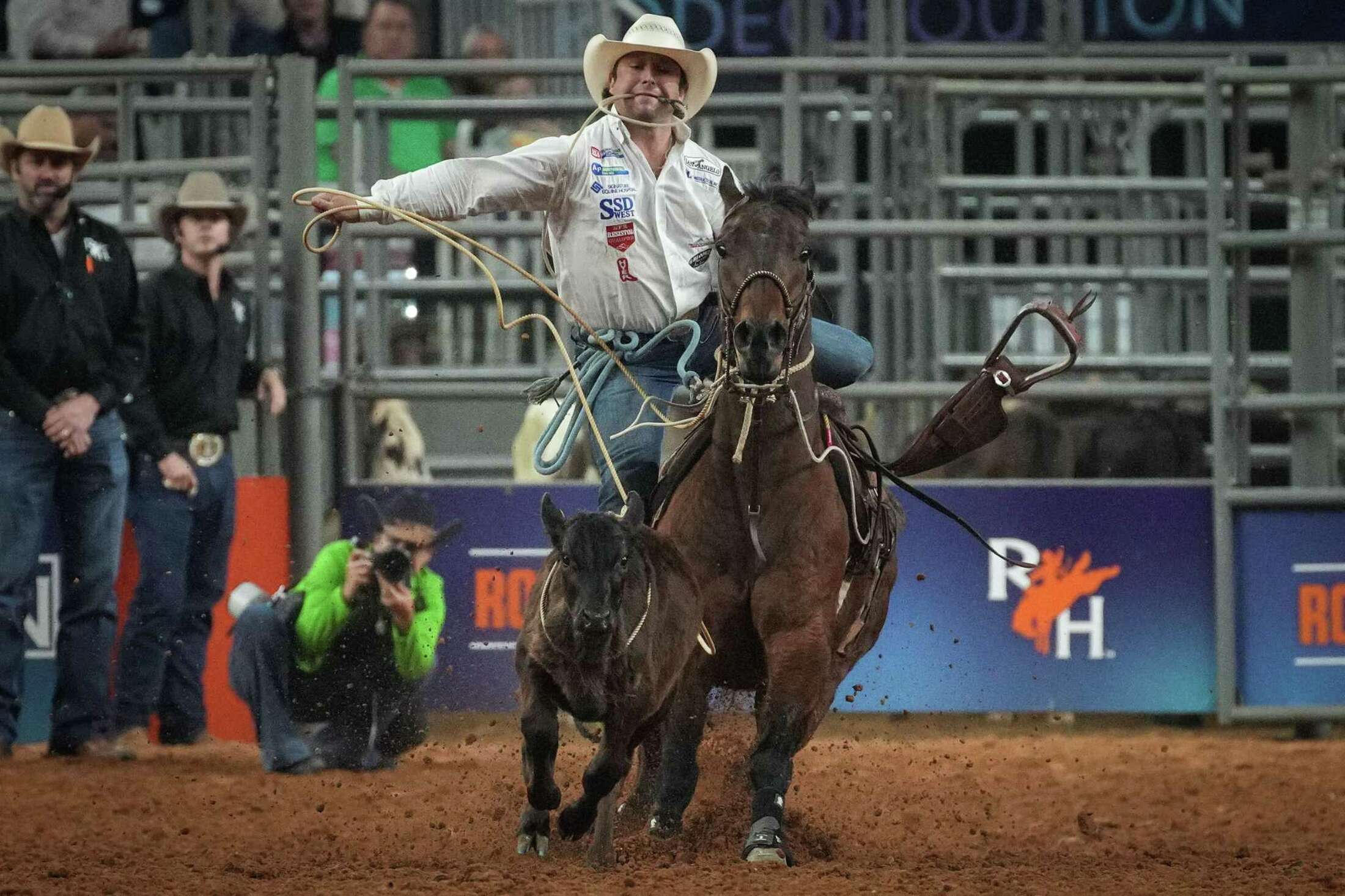 RodeoHouston: Ty Harris defeats his brother in tie-down roping
