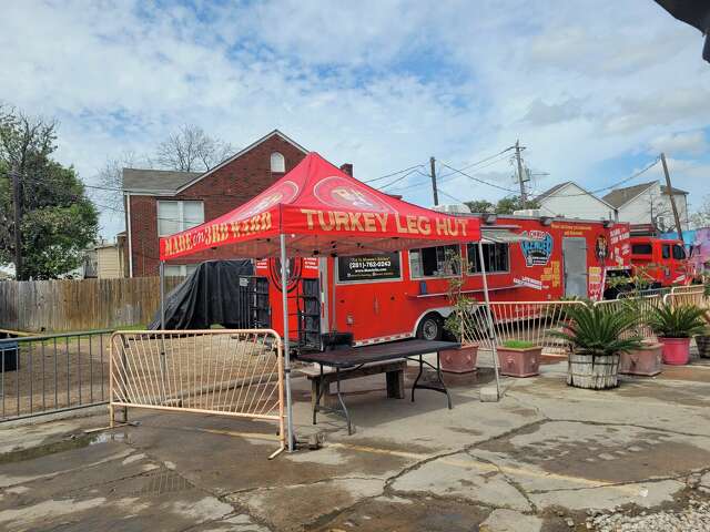Turkey Leg Hut co-founder debuts spin-off: The Oyster Hut
