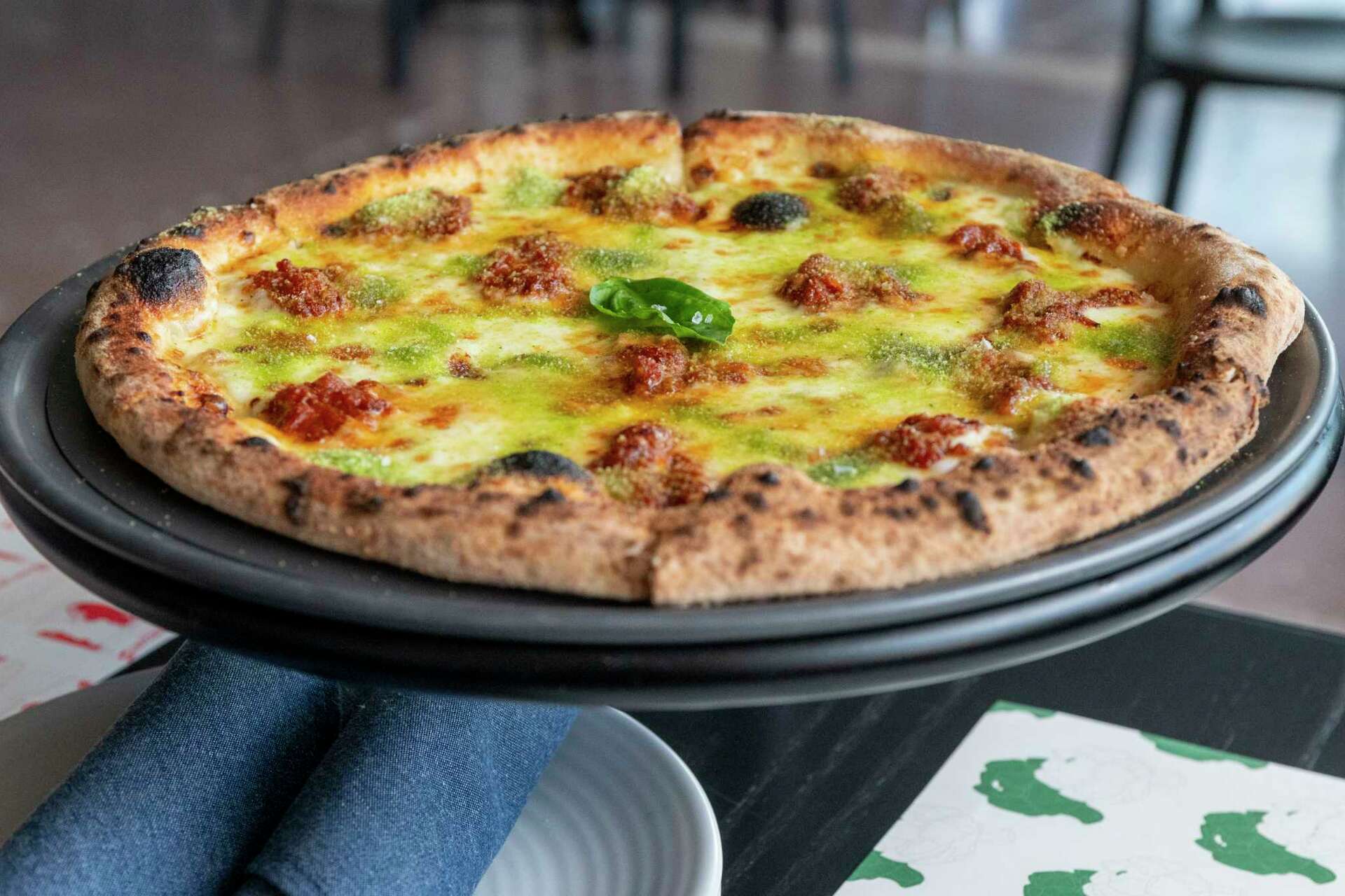 Houston pizza restaurant Pizzana opens in River Oaks