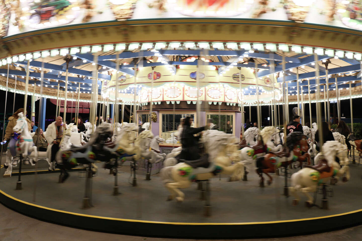 Six Flags close to merger with Cedar Fair, exit from Texas