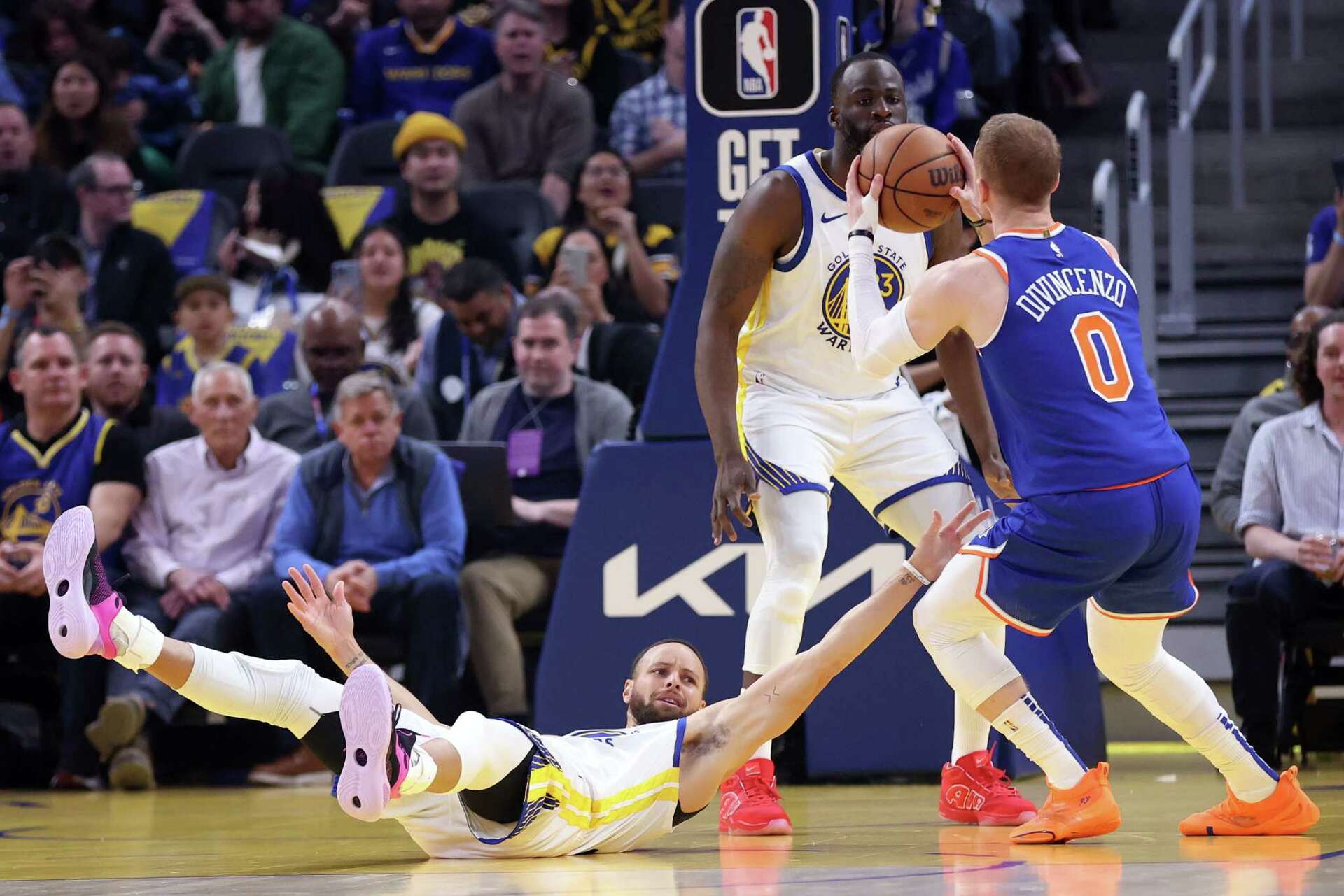 Warriors fall flat to depleted Knicks, lose third straight home game