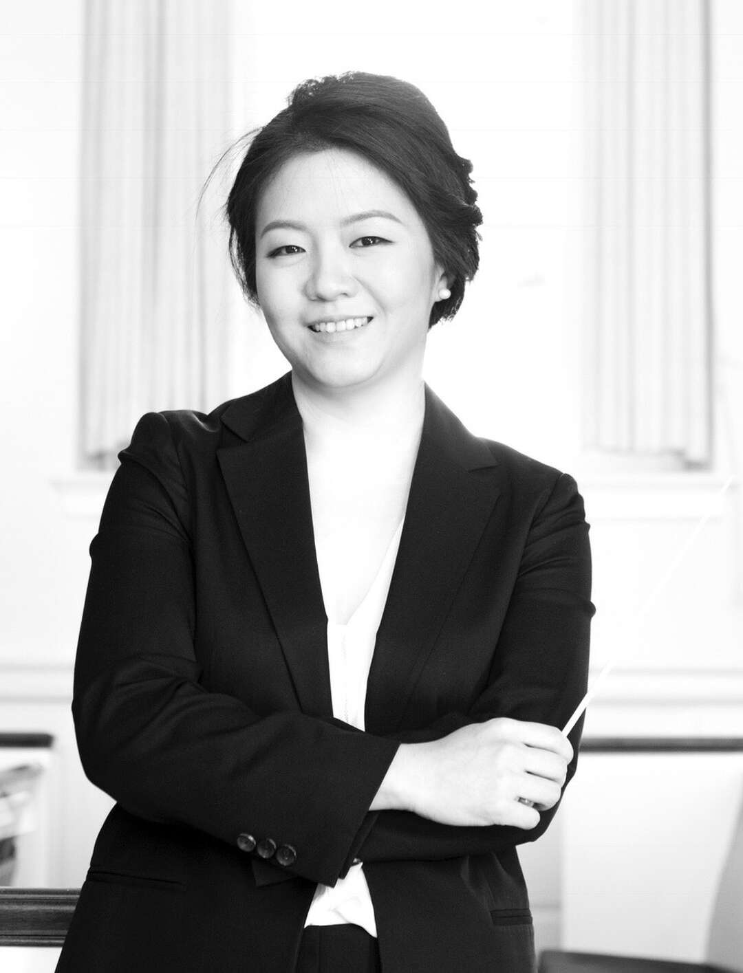 Classical Notes: Woodstock suits conductor Mina Kim fine