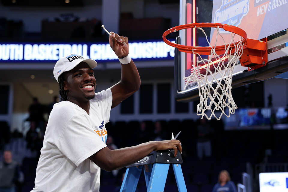 Which players in March Madness played at Houston high schools?