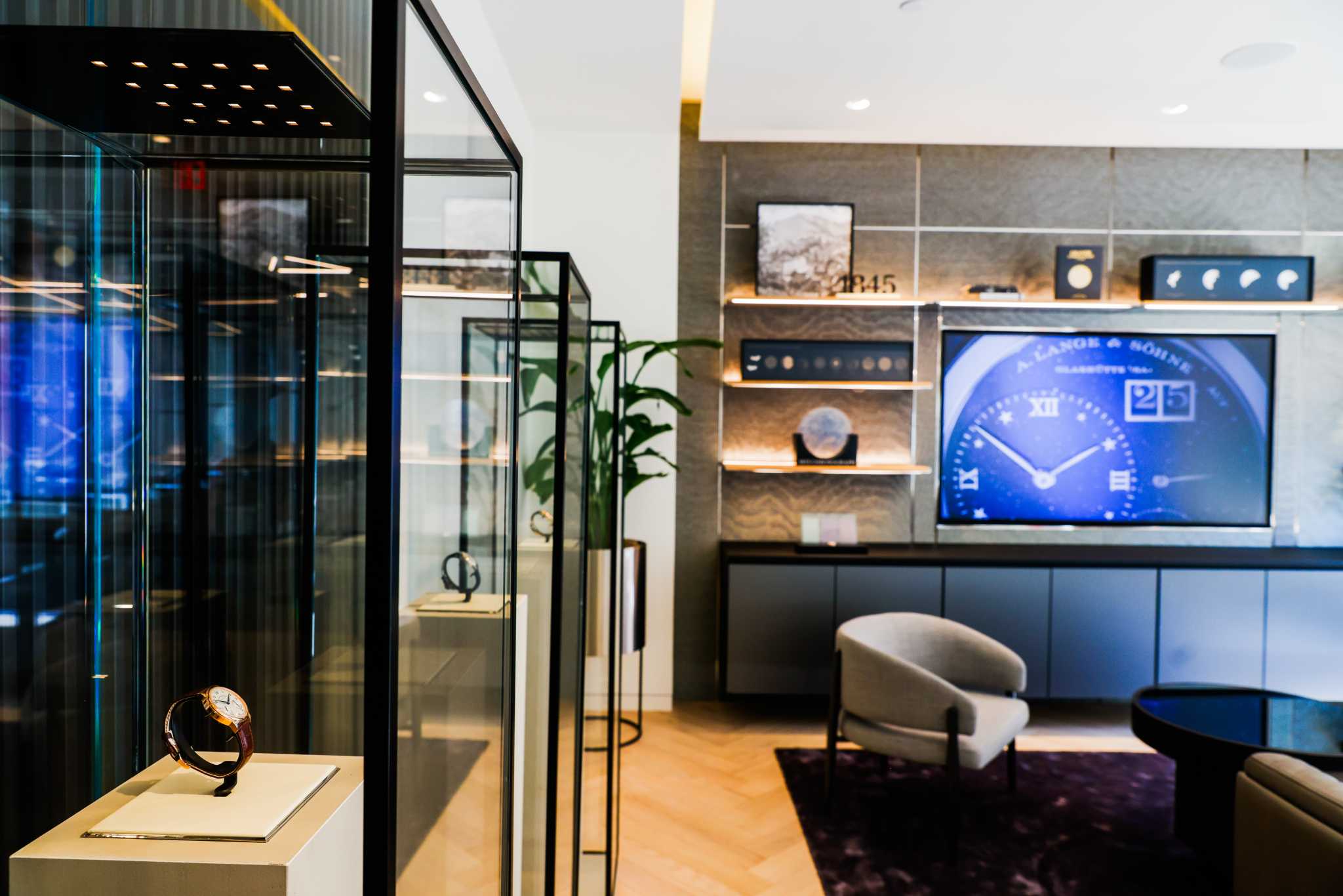 A maker of $100,000 watches opened at SF’s troubled Union Square