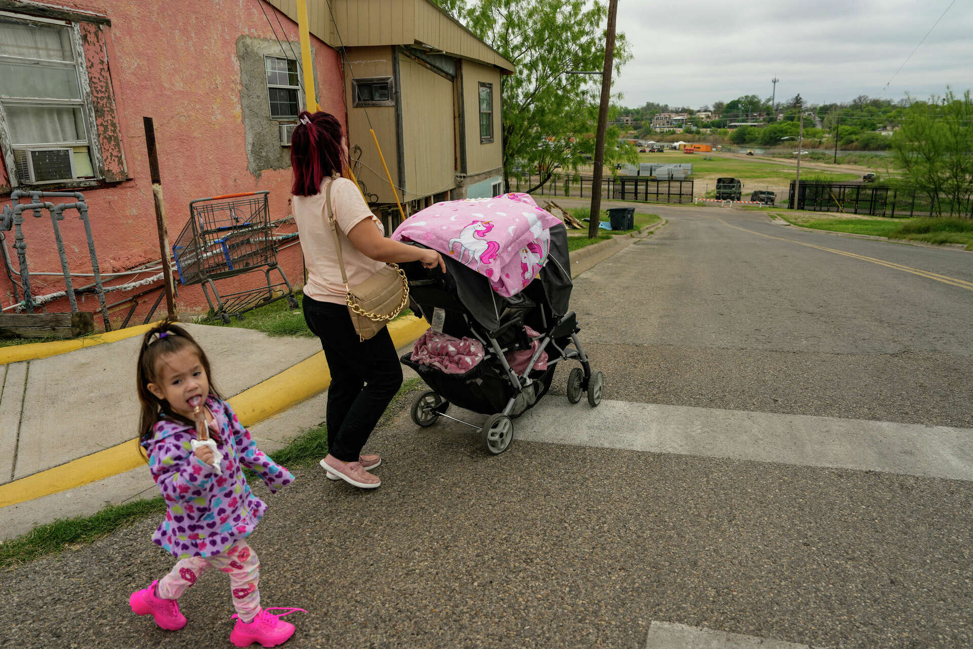 Texas SB4: 5th Circuit court skeptical of Texas deportation law