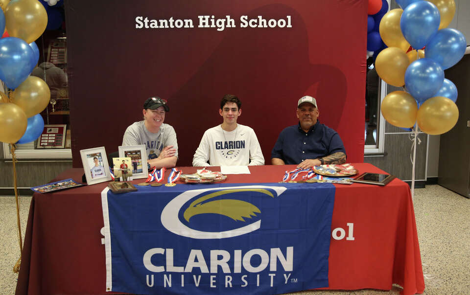 Stanton state diving champion Ethan Coronado signs with Clarion