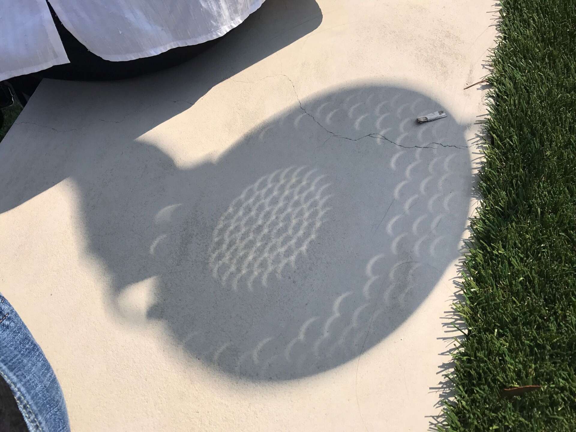 How to view the total solar eclipse without glasses