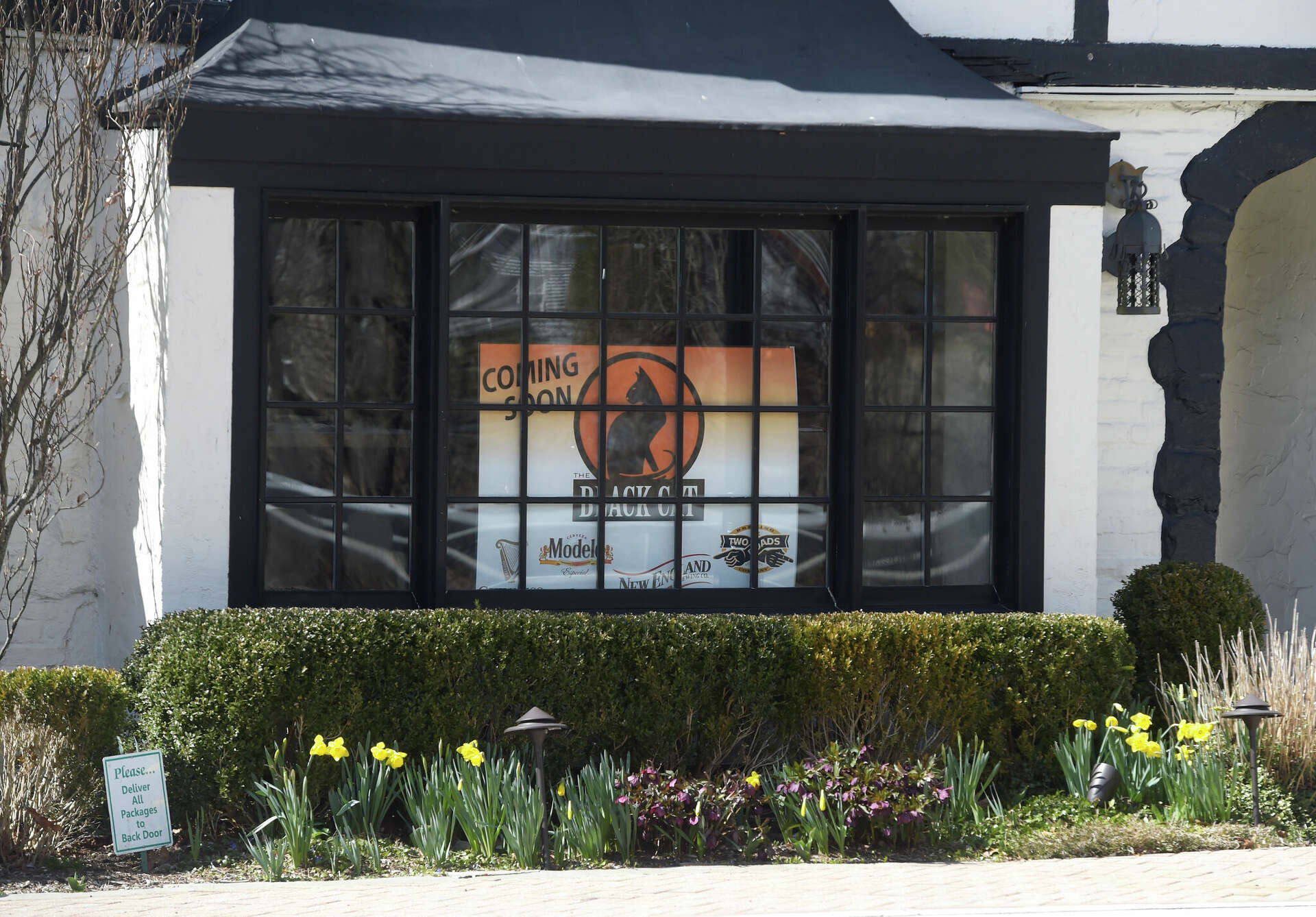 Redding's Black Cat Grille to close; owner opening Ridgefield location
