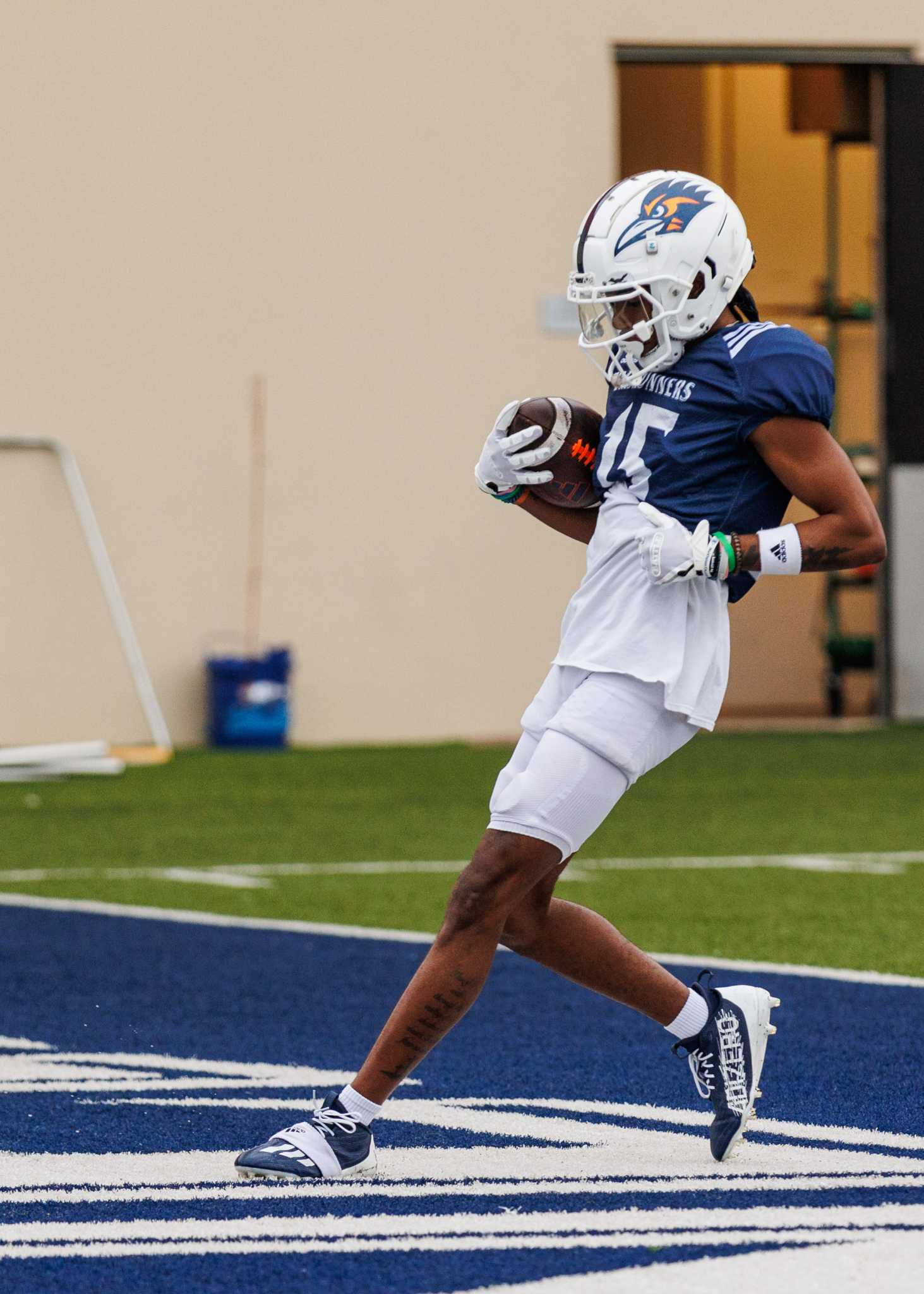 UTSA set to lean on WR speed with Devin McCuin, Chris Carpenter